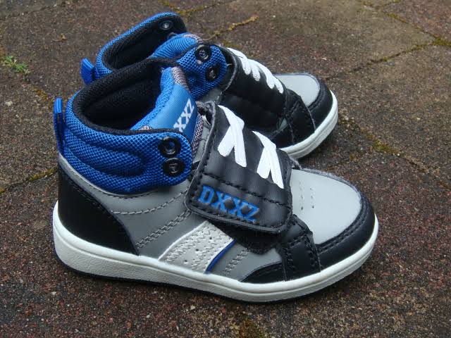Velcro-shoes – Ishi Industries